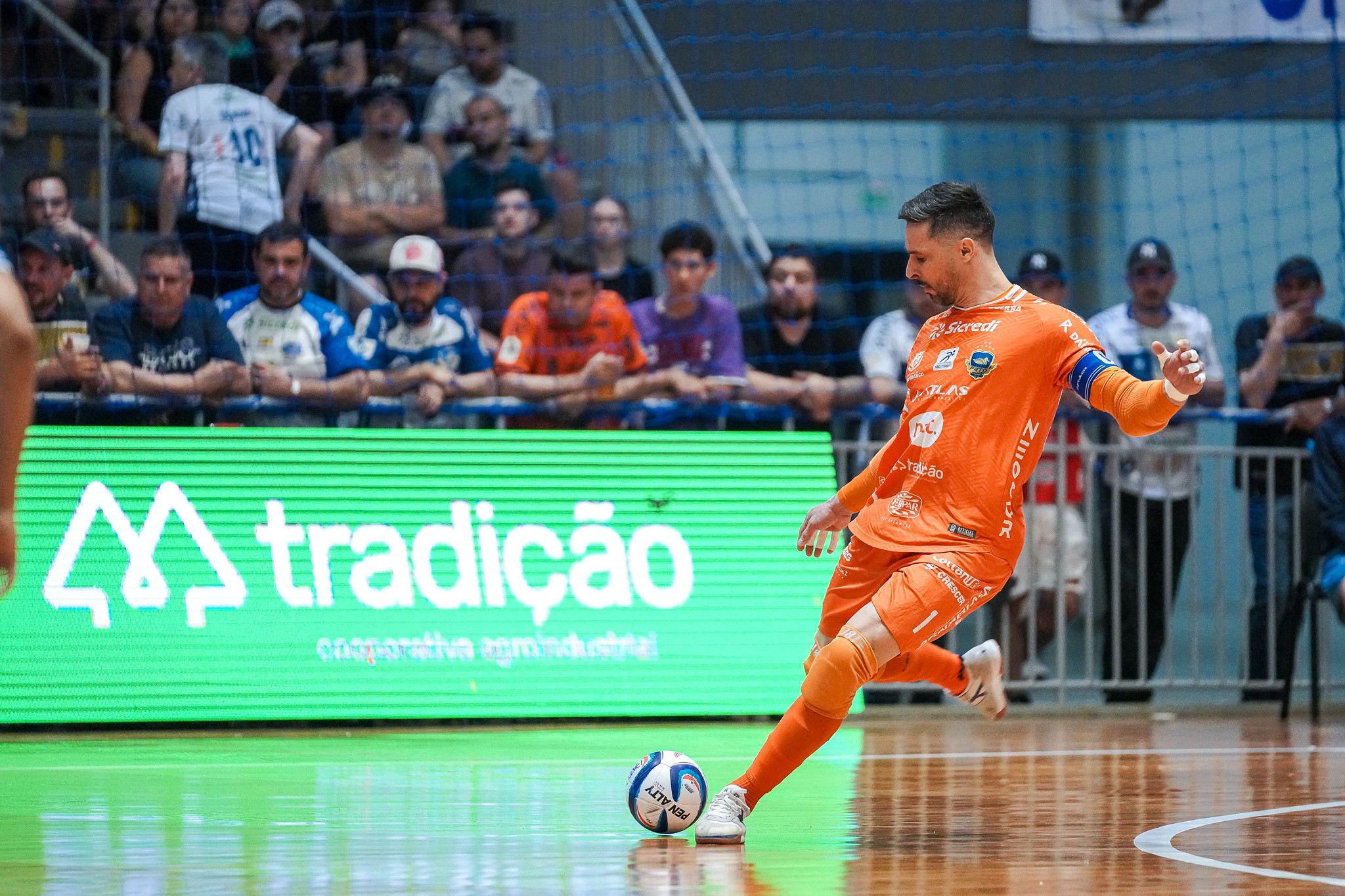 Quartas de Final da Série Ouro: Ingressos à venda para Pato Futsal x ...