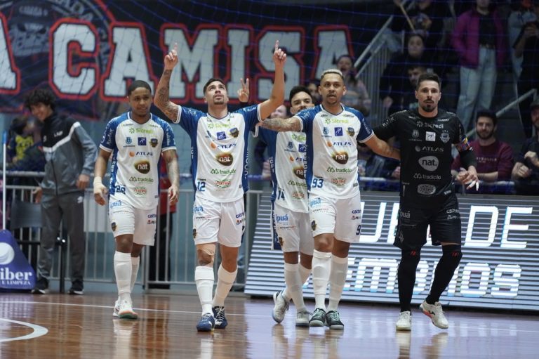 Pato Futsal vence o Praia Clube e sobe na classificação da LNF | Pato ...
